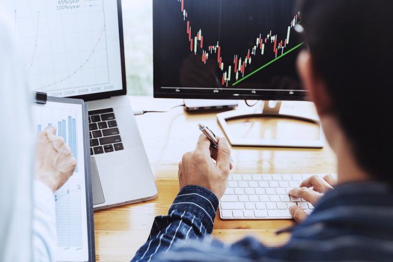 Trading: ¿qué es y cómo funciona? - dinevo.es
